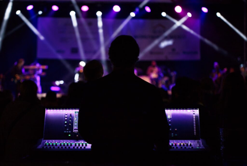 Wie tanzt man zu Techno? – Ein Guide für Einsteiger